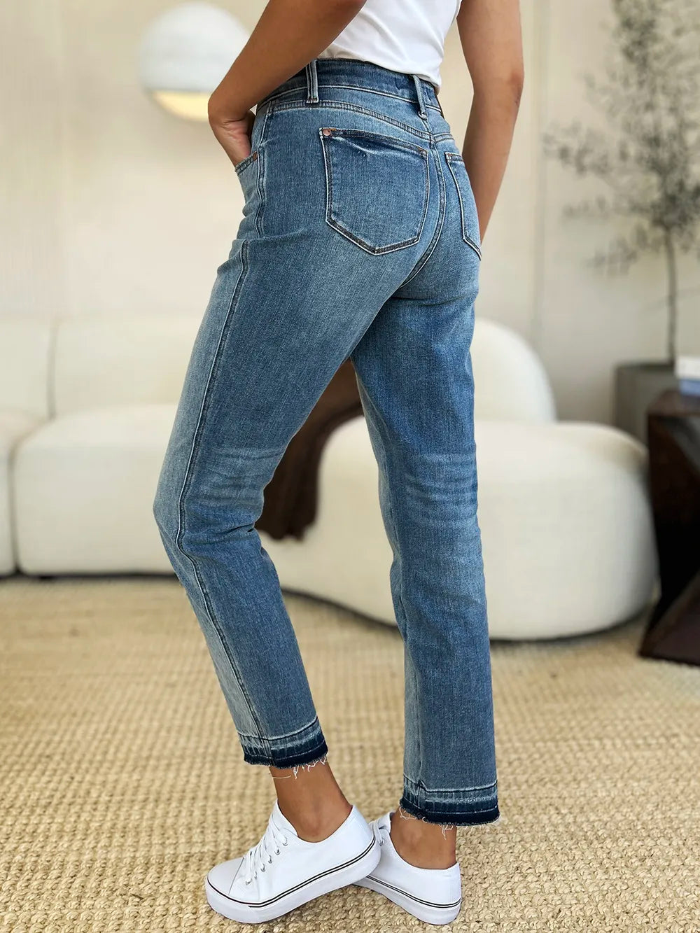 Effortless Edge: Judy Blue Mid-Rise Magic Hem Jeans – RORO Shoppin Site